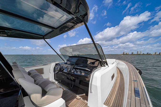 Bramante - Motor Yacht 43' (13.11m) Yacht for Charter | YachtsBlue