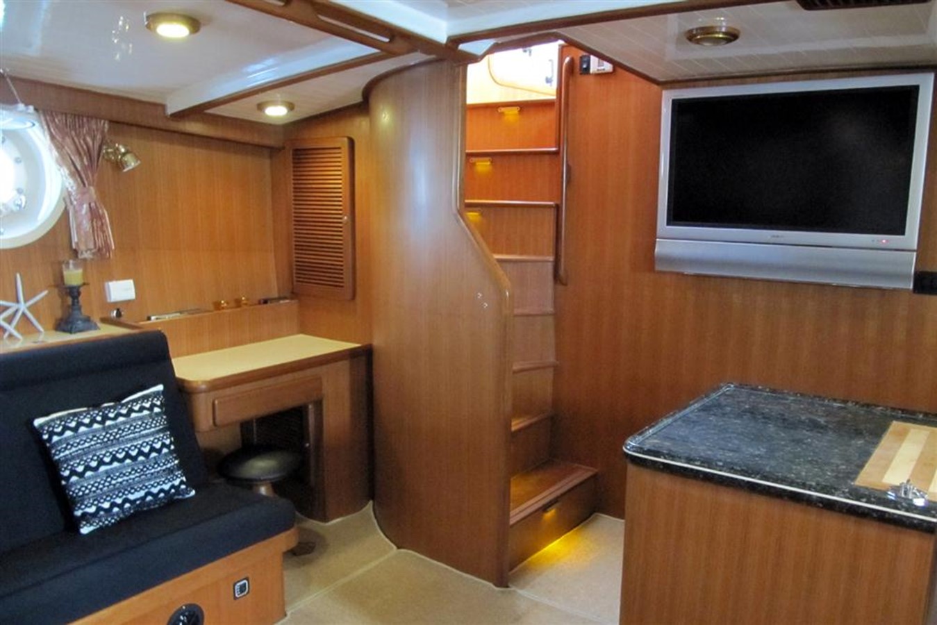 Amadeus Trawler Yacht SEAHORSE MARINE 55' 2006 | YATCO