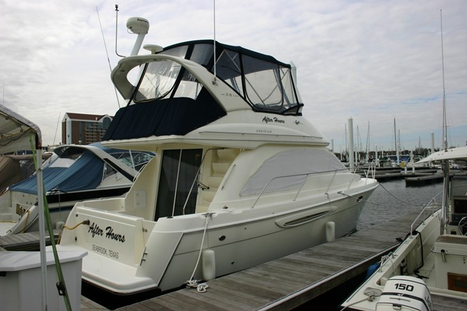 After Hours Motor Yacht MERIDIAN 38' 2003 | YATCO