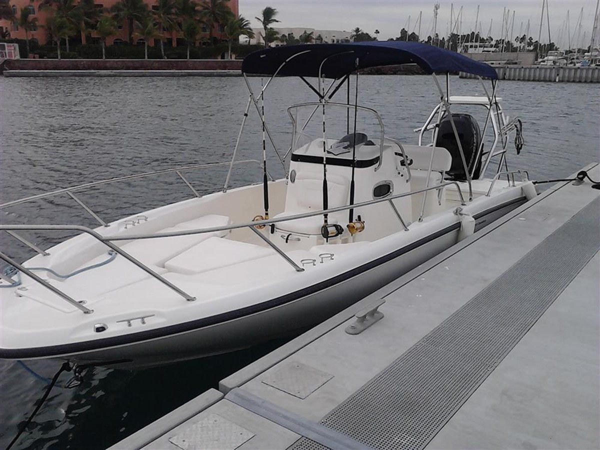 BW 230 DA Sport Fisherman BOSTON WHALER 23' 2012 | YATCO