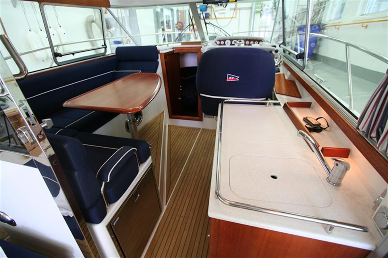 Nimbus 35 Nova Coupé Cruising Yacht NIMBUS 37' 7" 2006 | YATCO