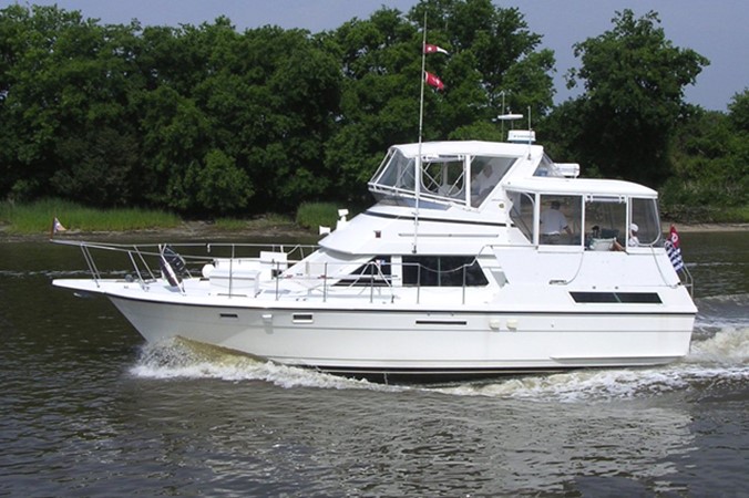 Incredible Cruising Yacht HATTERAS 40' 1987 | YATCO