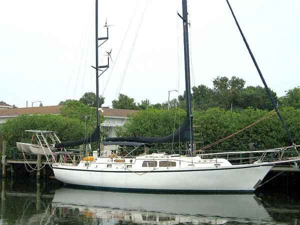 Independence Cruising Sailboat IRWIN YACHTS 42' 7" 1977 | YATCO