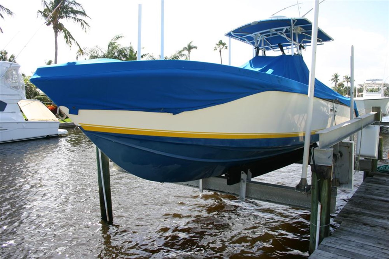 Sea Vee 29 Diesel is a 29' (8.84m) Center Console Boat built by SEA VEE ...