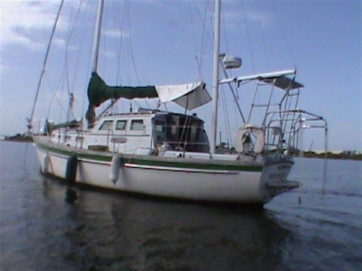 Windsong Pilothouse Cutter MARINER 38' 1980 | YATCO