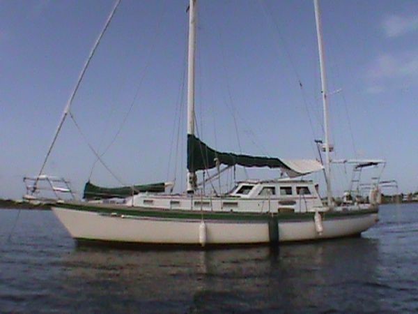 Windsong Pilothouse Cutter MARINER 38' 1980 | YATCO