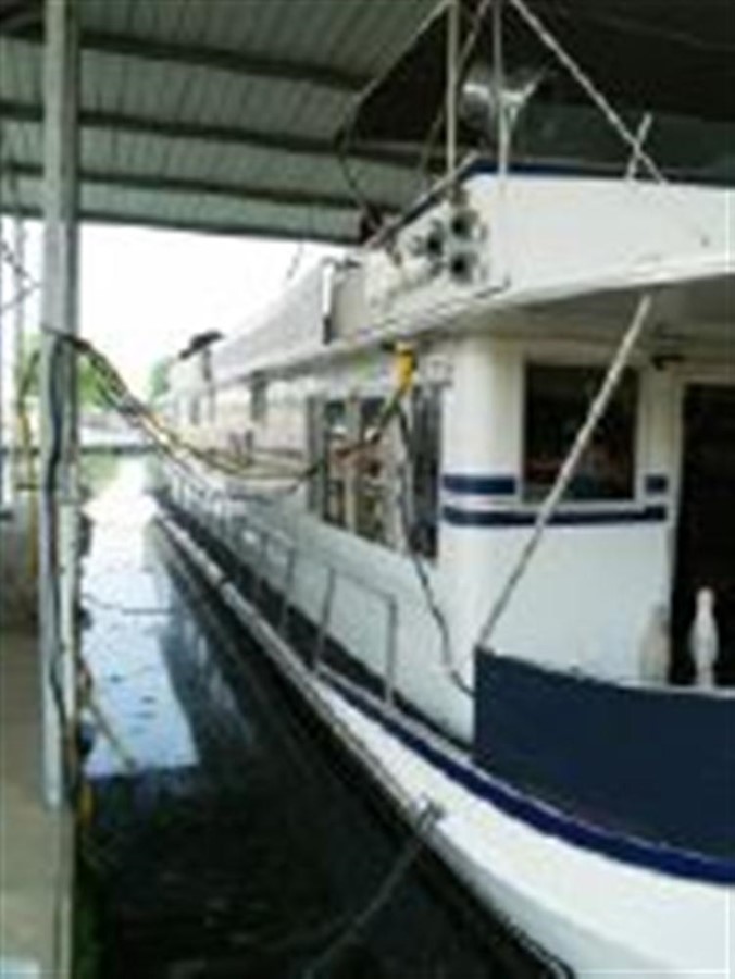 LAZY SUSAN Boat LAZY DAYS MANUFACTURING CO 59' 1985 | YATCO