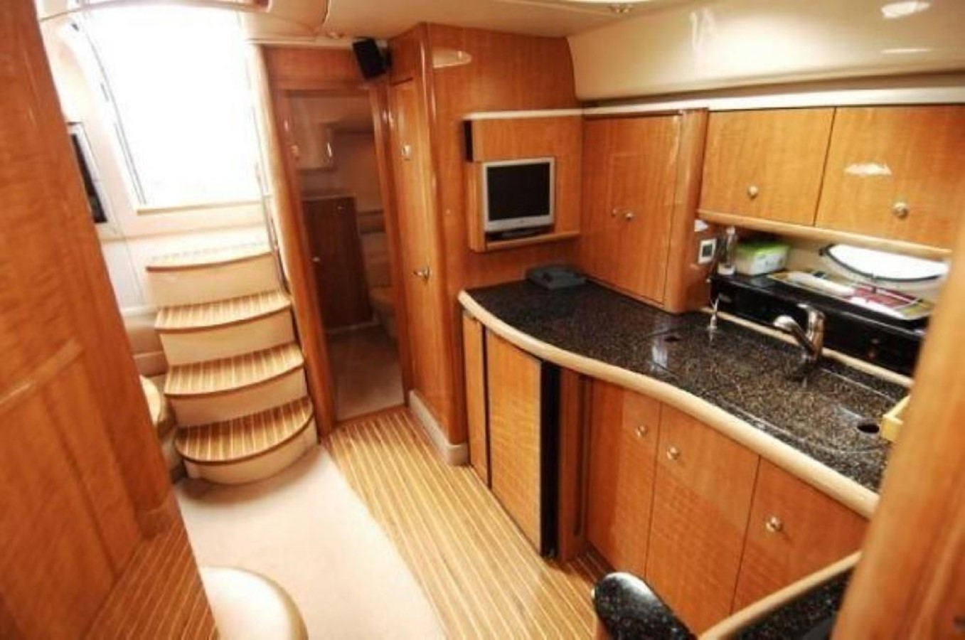 Maltese Falcon Cruising Yacht MAXUM 42' 2002 | YATCO