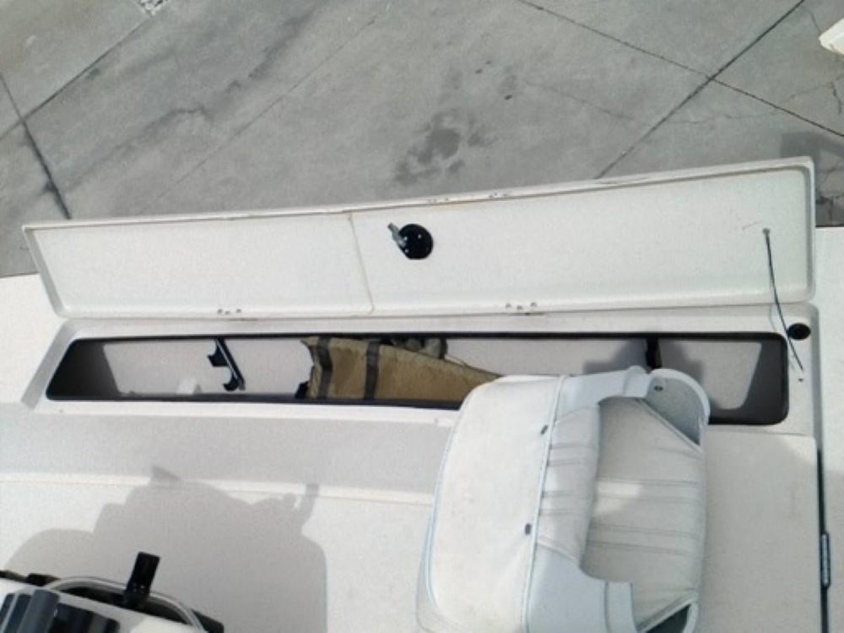 Maverick Master Angler Sport Fisherman MAVERICK 21' 2001 | YATCO