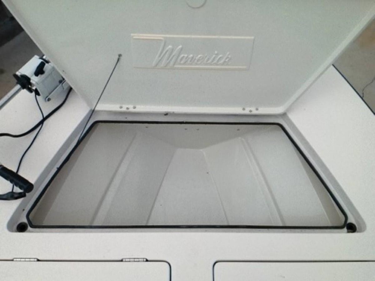 Maverick Master Angler Sport Fisherman MAVERICK 21' 2001 | YATCO