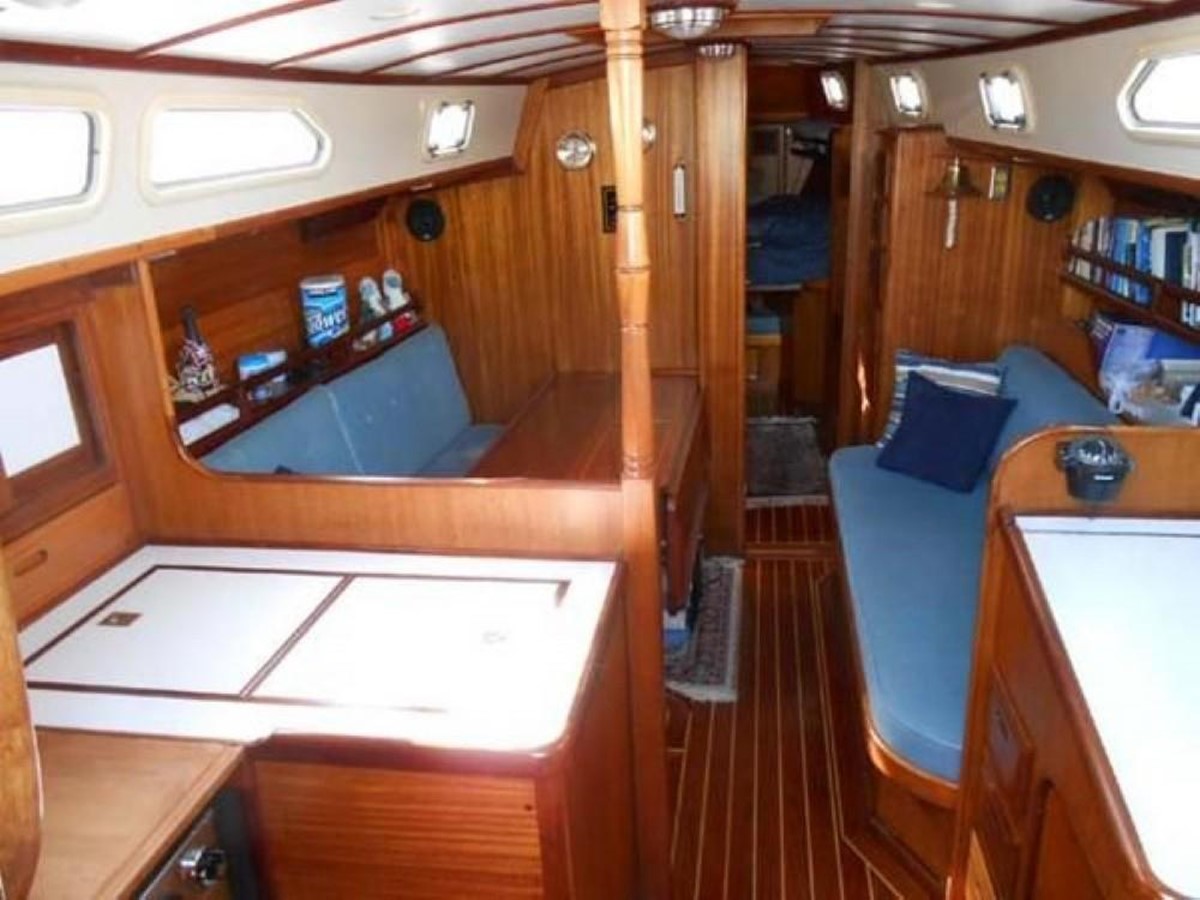 Wind Song Cruising Sailboat ERICSON YACHTS 41' 1969 | YATCO