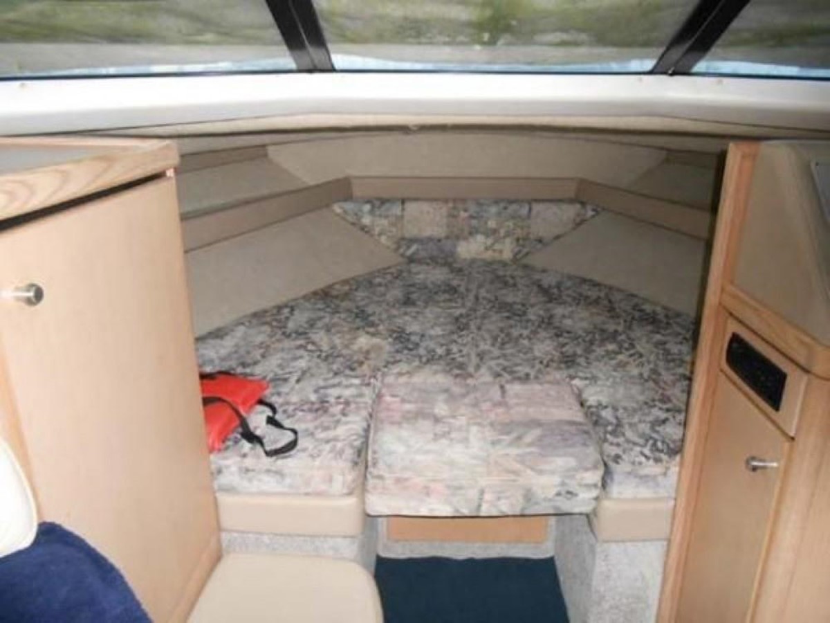 28' 1997 Bayliner 2858 Cruising Yacht BAYLINER 28' 1997 | YATCO
