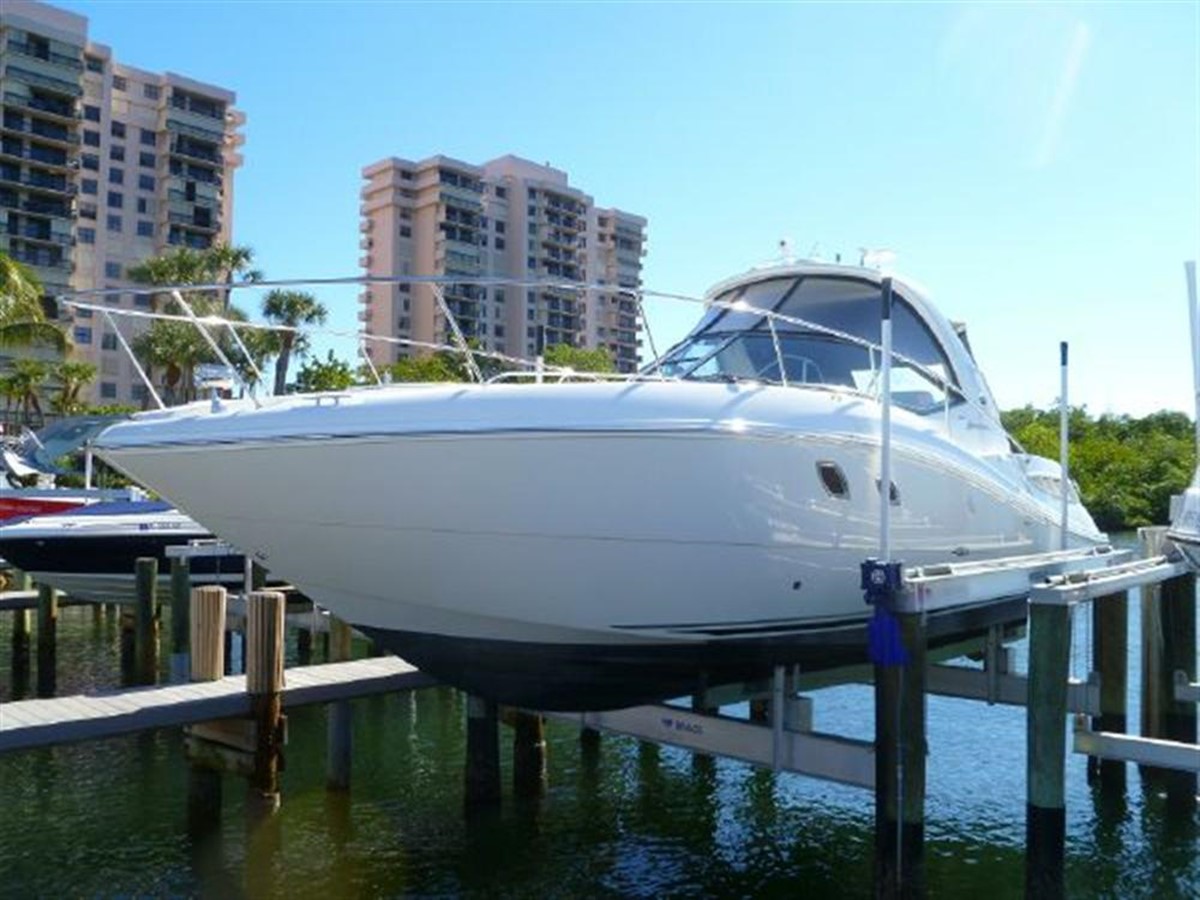 330/350 SUNDANCER Cruising Yacht SEA RAY 33' 2008 | YATCO