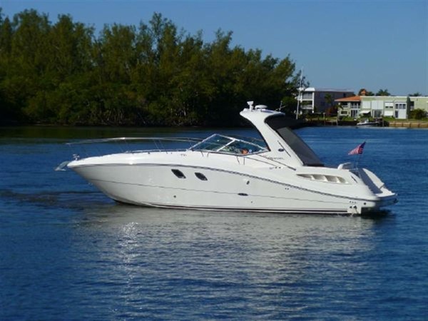 330/350 SUNDANCER Cruising Yacht SEA RAY 33' 2008 | YATCO