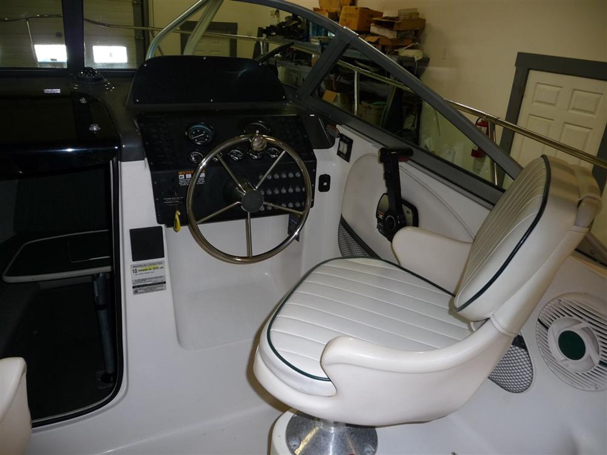 Trophy 2352 Walkaround Sport Fisherman TROPHY 23' 2000 | YATCO