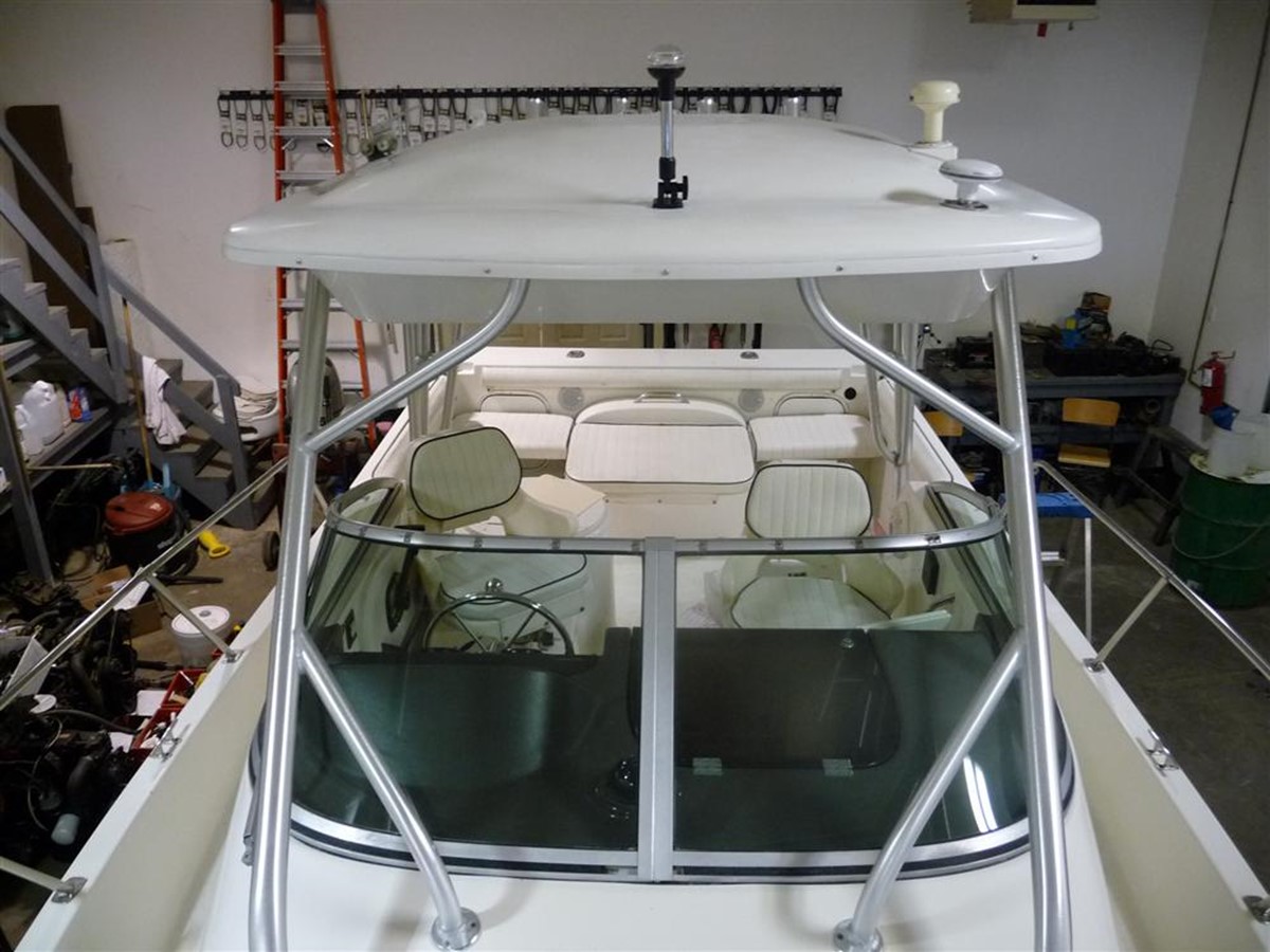 Trophy 2352 Walkaround Sport Fisherman TROPHY 23' 2000 | YATCO