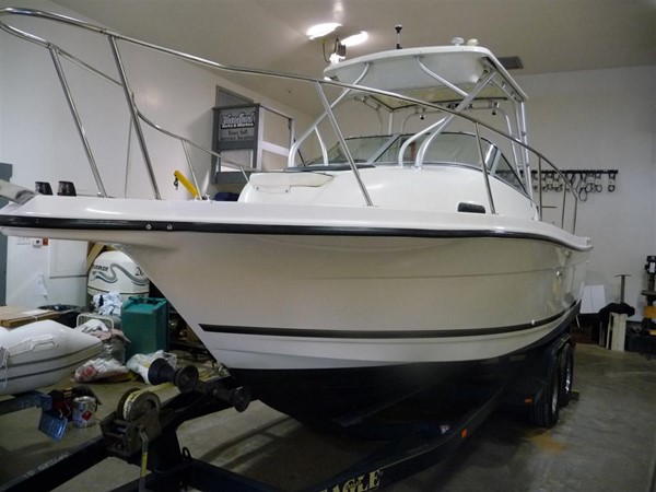 Trophy 2352 Walkaround Sport Fisherman TROPHY 23' 2000 | YATCO
