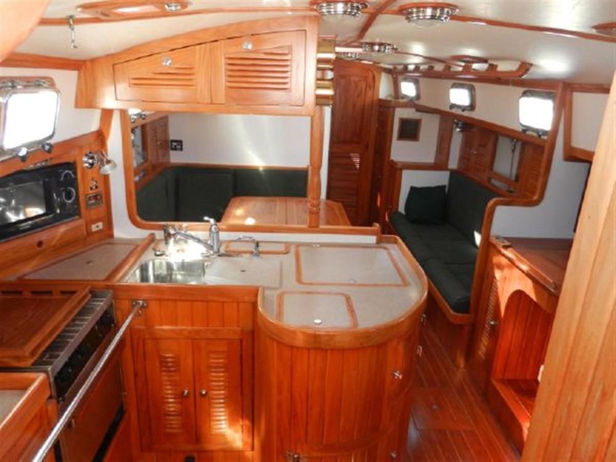 Gale Force Classic Yacht CABO RICO 42' 2000 | YATCO