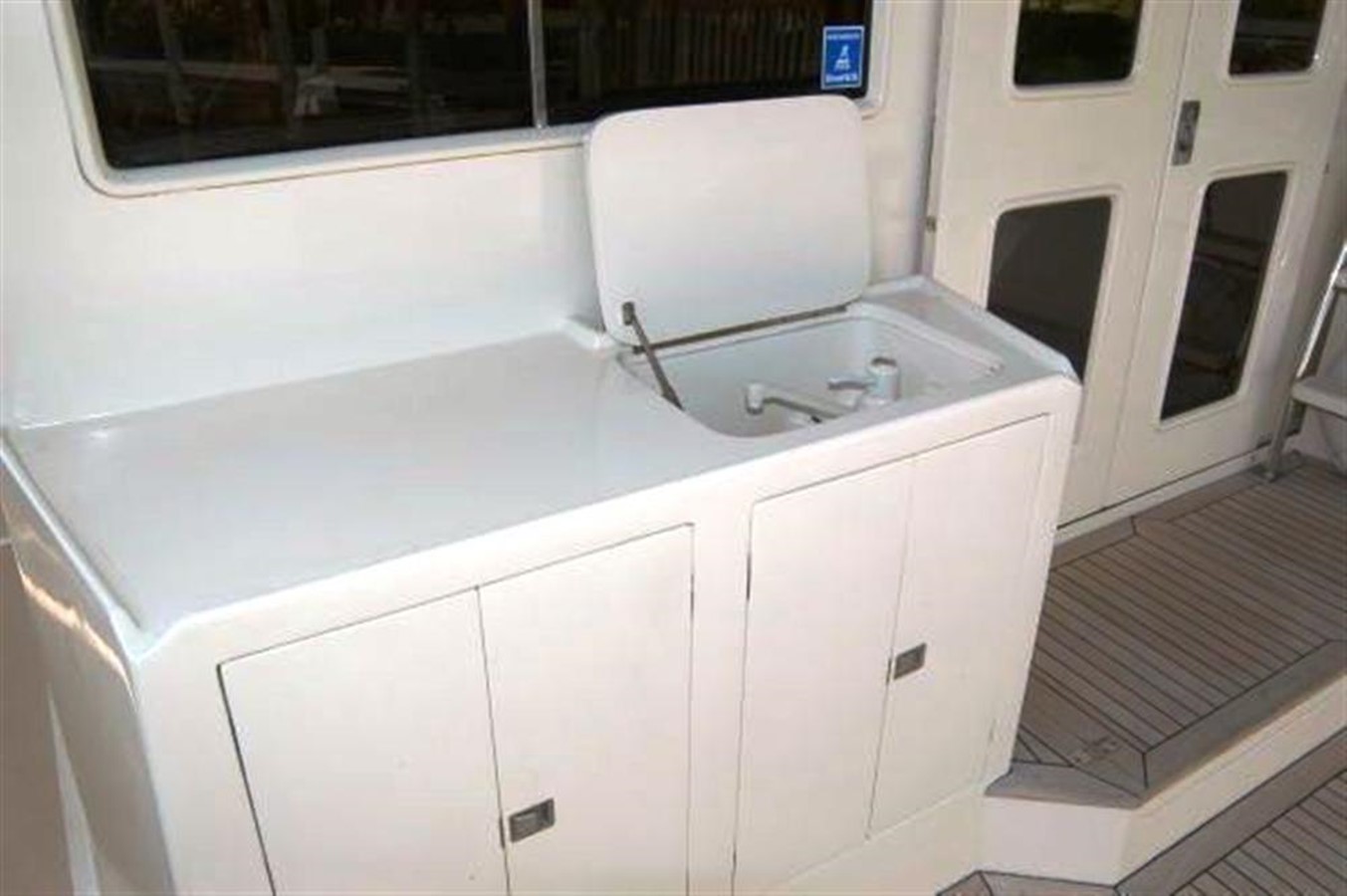 DOLPHIN Motor Yacht OFFSHORE YACHTS 55' 2000 | YATCO