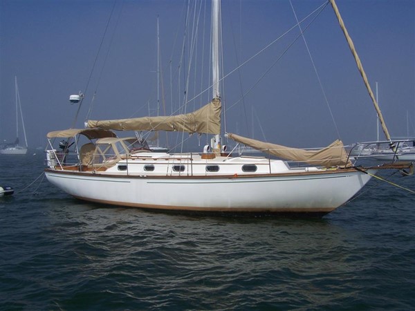 Dawn Treader Cruising Sailboat CAPE DORY 36' 1982 | YATCO