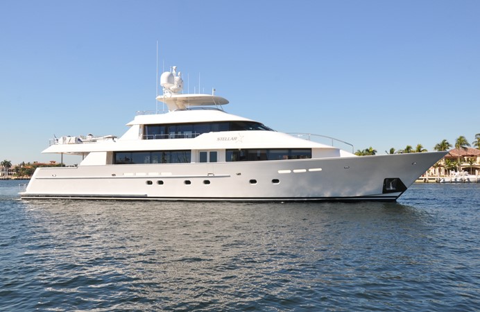 STELLAR Motor Yacht WESTPORT 130' 2009 | YATCO