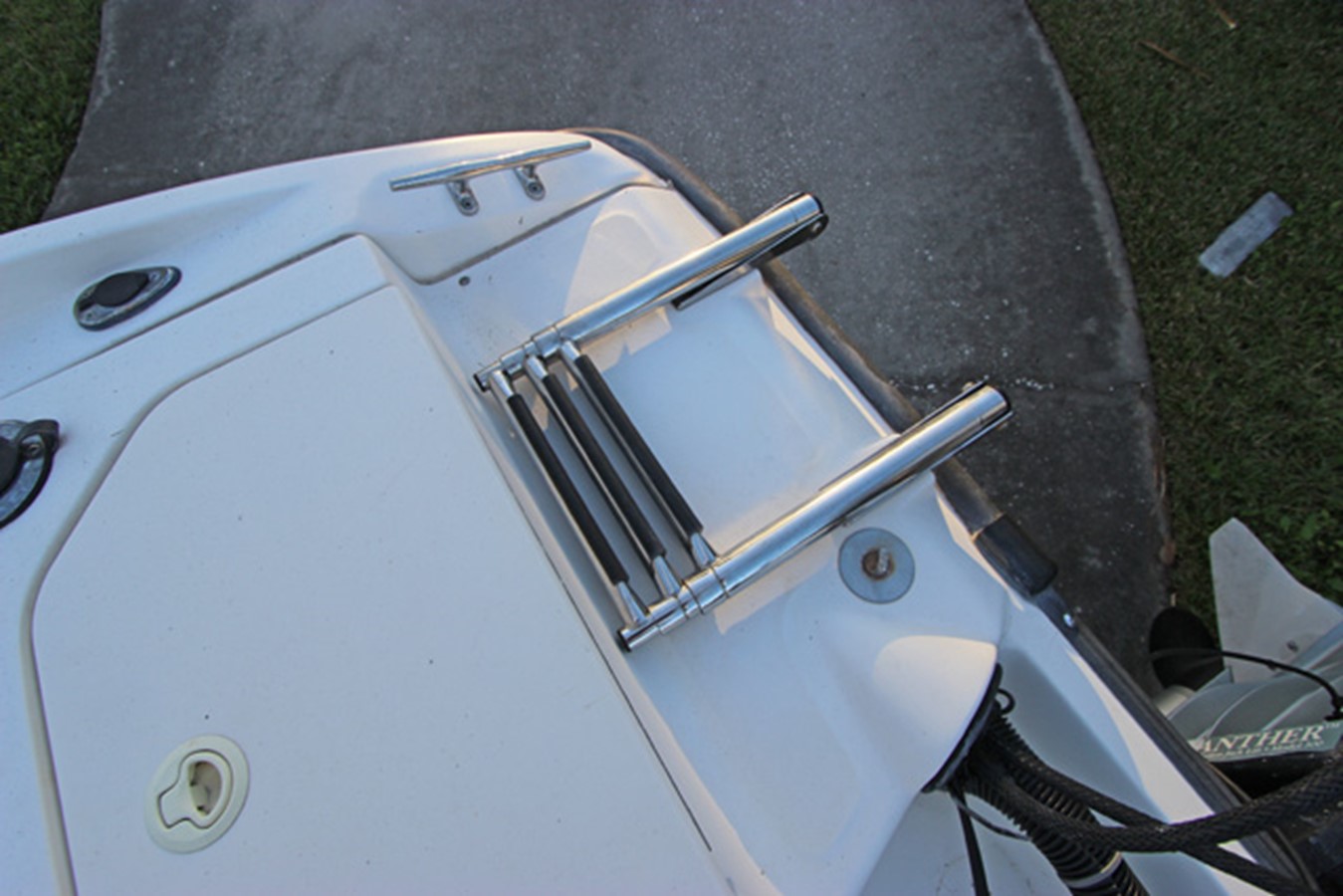 BOSTON WHALER DAUNTLESS 18 Boat BOSTON WHALER 18' 1999 | YATCO