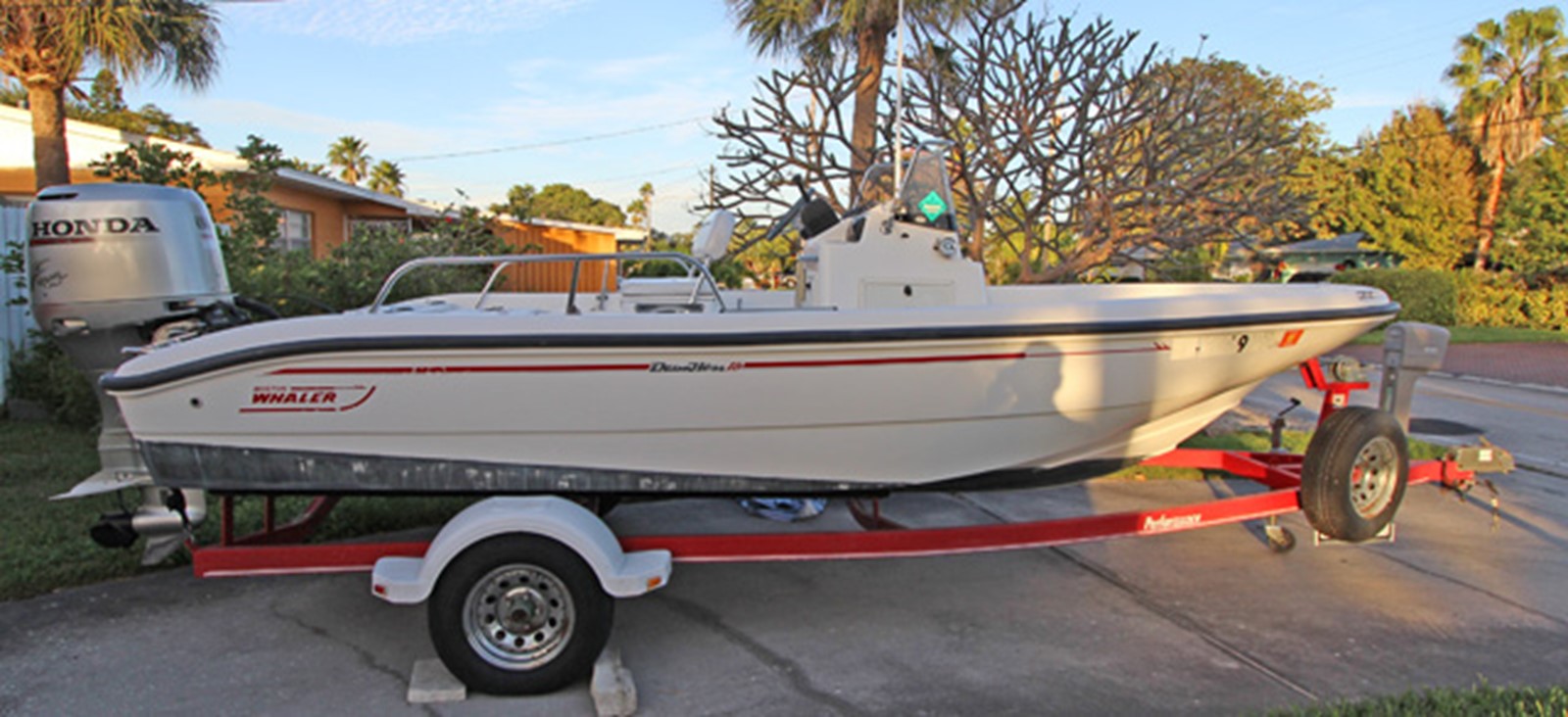 BOSTON WHALER DAUNTLESS 18 Boat BOSTON WHALER 18' 1999 | YATCO
