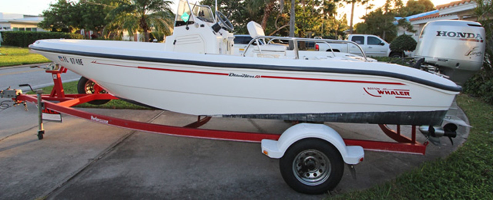BOSTON WHALER DAUNTLESS 18 Boat BOSTON WHALER 18' 1999 | YATCO