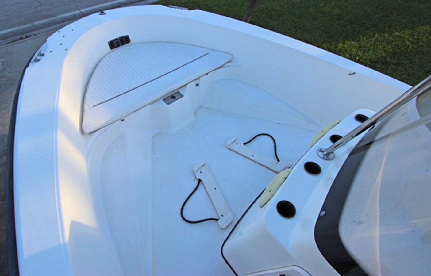 BOSTON WHALER DAUNTLESS 18 Boat BOSTON WHALER 18' 1999 | YATCO
