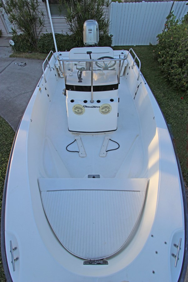BOSTON WHALER DAUNTLESS 18 Boat BOSTON WHALER 18' 1999 | YATCO