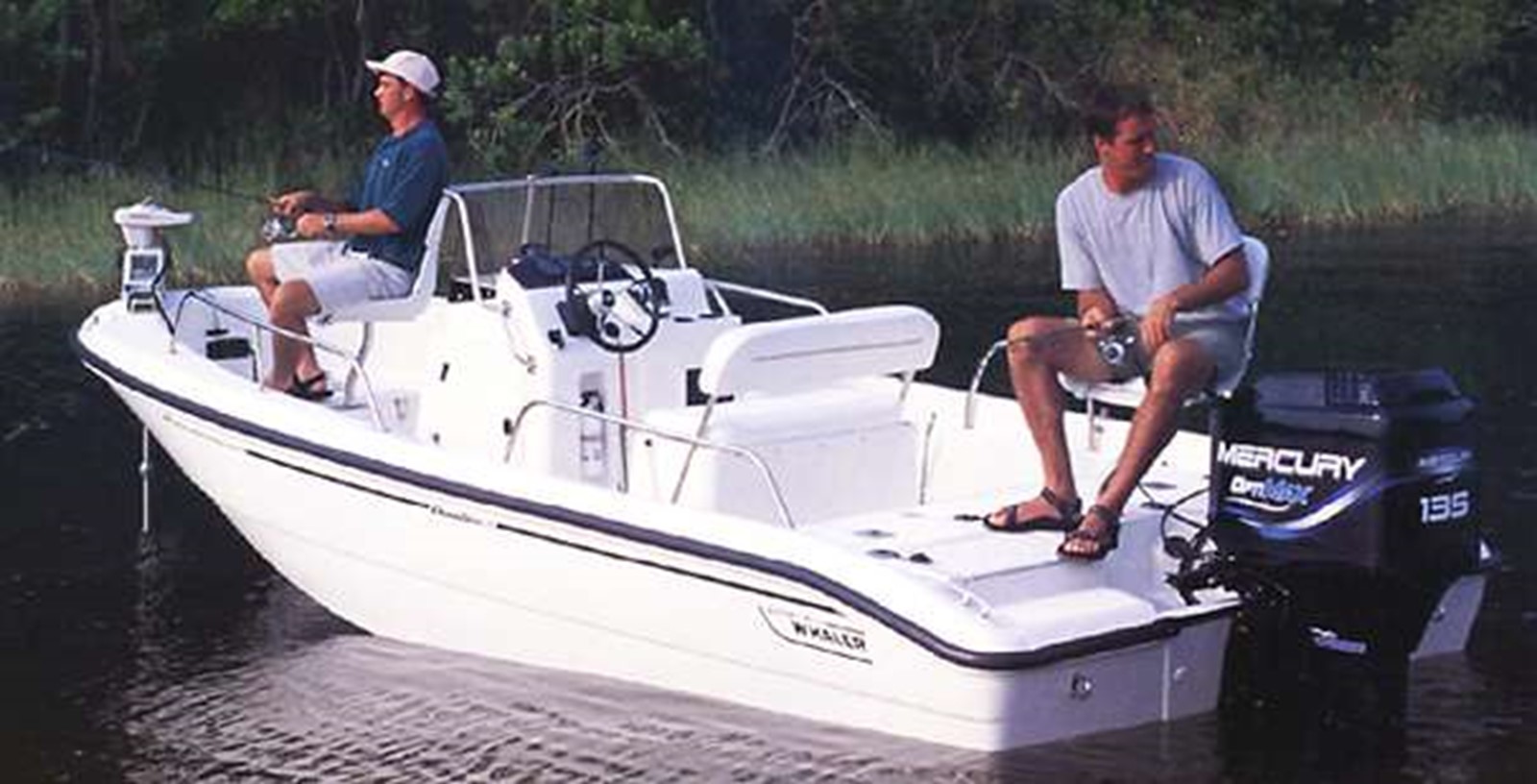 BOSTON WHALER DAUNTLESS 18 Boat BOSTON WHALER 18' 1999 | YATCO