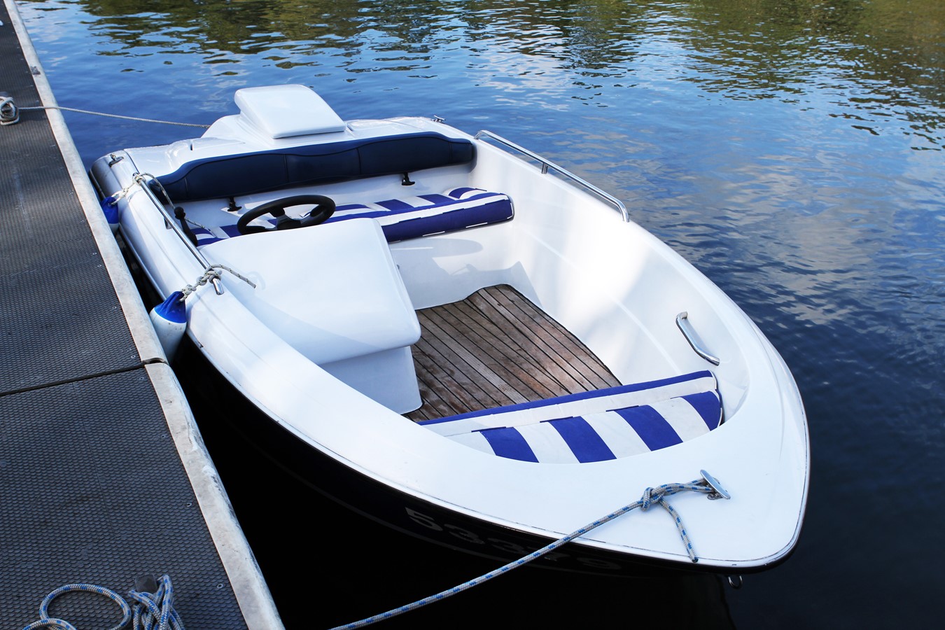 Sunseeker Outlaw Boat SUNSEEKER 13' 2" 1996 | YATCO