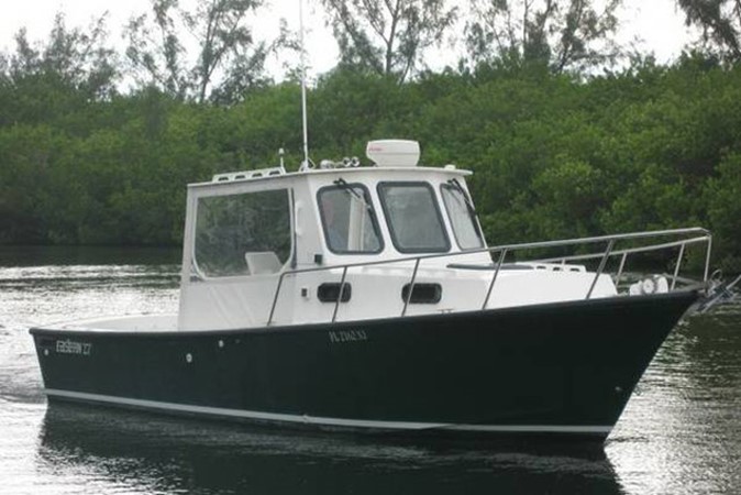 Gus Motor Yacht EASTERN BOATS 27' 2000 | YATCO