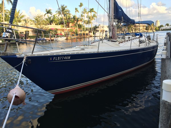 Empty Nest Cruising or Racing Sailboat JOHN MARTIN SHIPYARD ENGLAND 43 ...