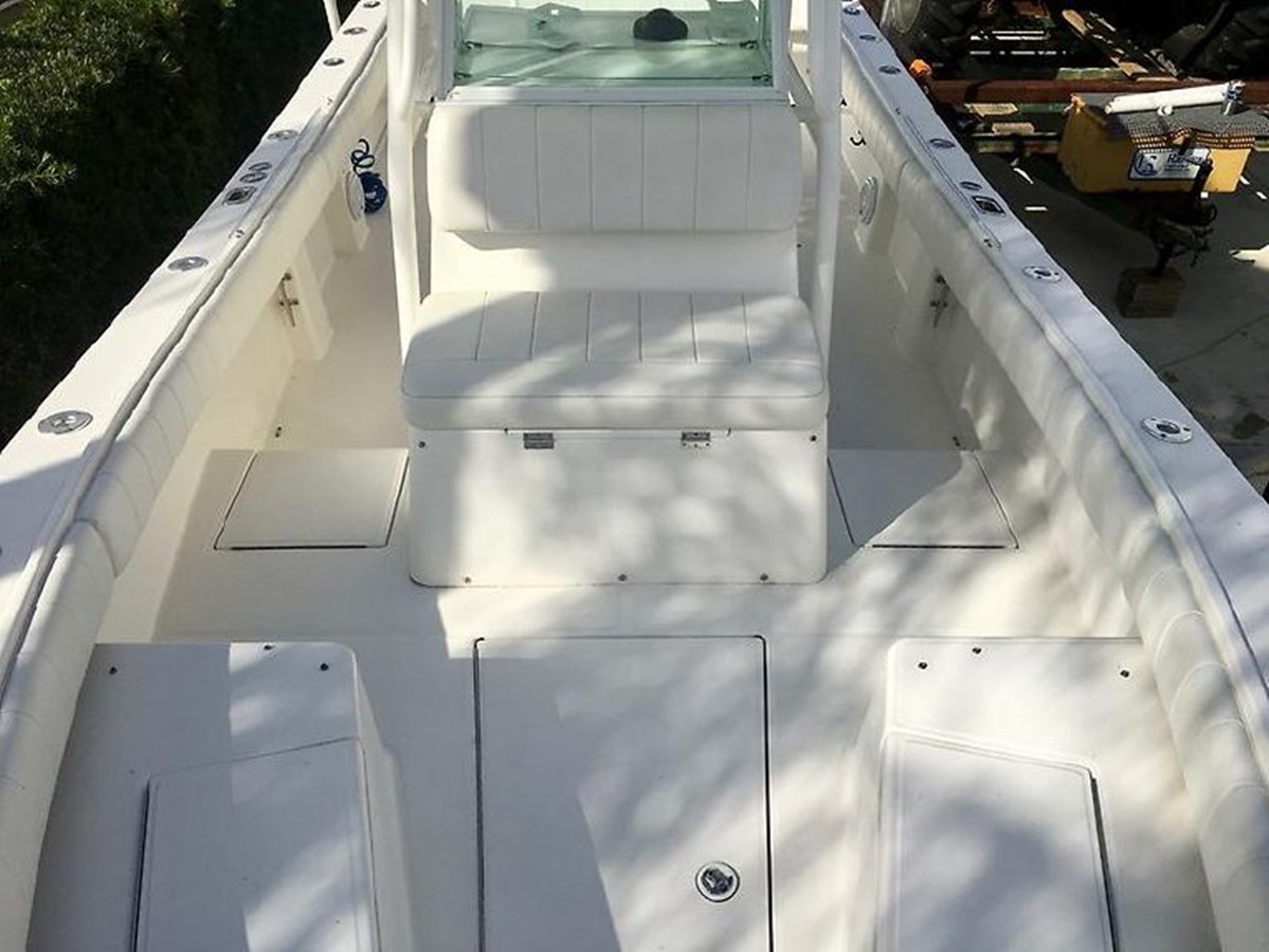 Shutter Up Boat REGULATOR 26' 2003 | YATCO