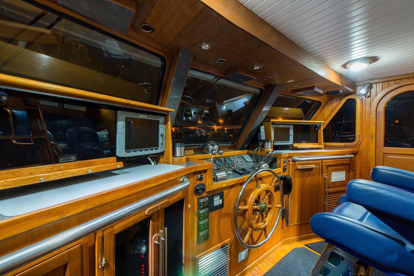 WATERMARK Trawler Yacht DEFEVER 60' 1984 | YATCO