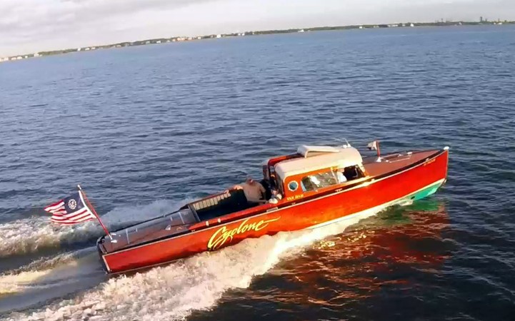 CYCLONE Boat VAN DAM SHIPYARD 35' 6" 2001 | YATCO