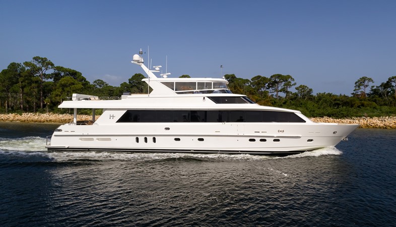 CAMERON ALEXANDER Motor Yacht HARGRAVE 101' 2010 | YATCO
