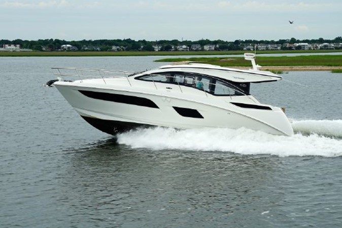 Nauti Buoy Cruising Yacht SEA RAY 40' 2016 | YATCO