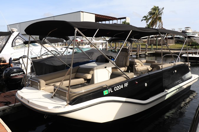 BAYLINER ELEMENT XR7 Boat BAYLINER 25' 2016 | YATCO