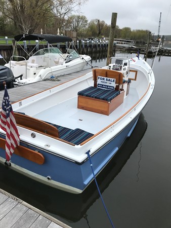 Custom Launch Boat OLDPORT MARINE SERVICE 26' 11" 1990 | YATCO