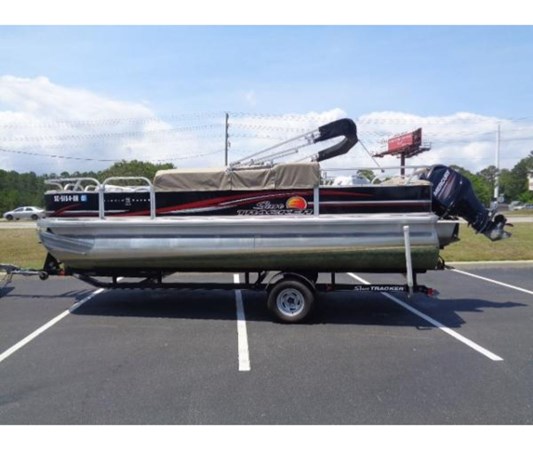 Sun Tracker 22DLX Cruise/Fish edition Boat SUN TRACKER 22' 2014 | YATCO