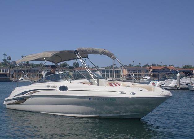 Lisa's Launch Boat SEA RAY 26' 2001 | YATCO
