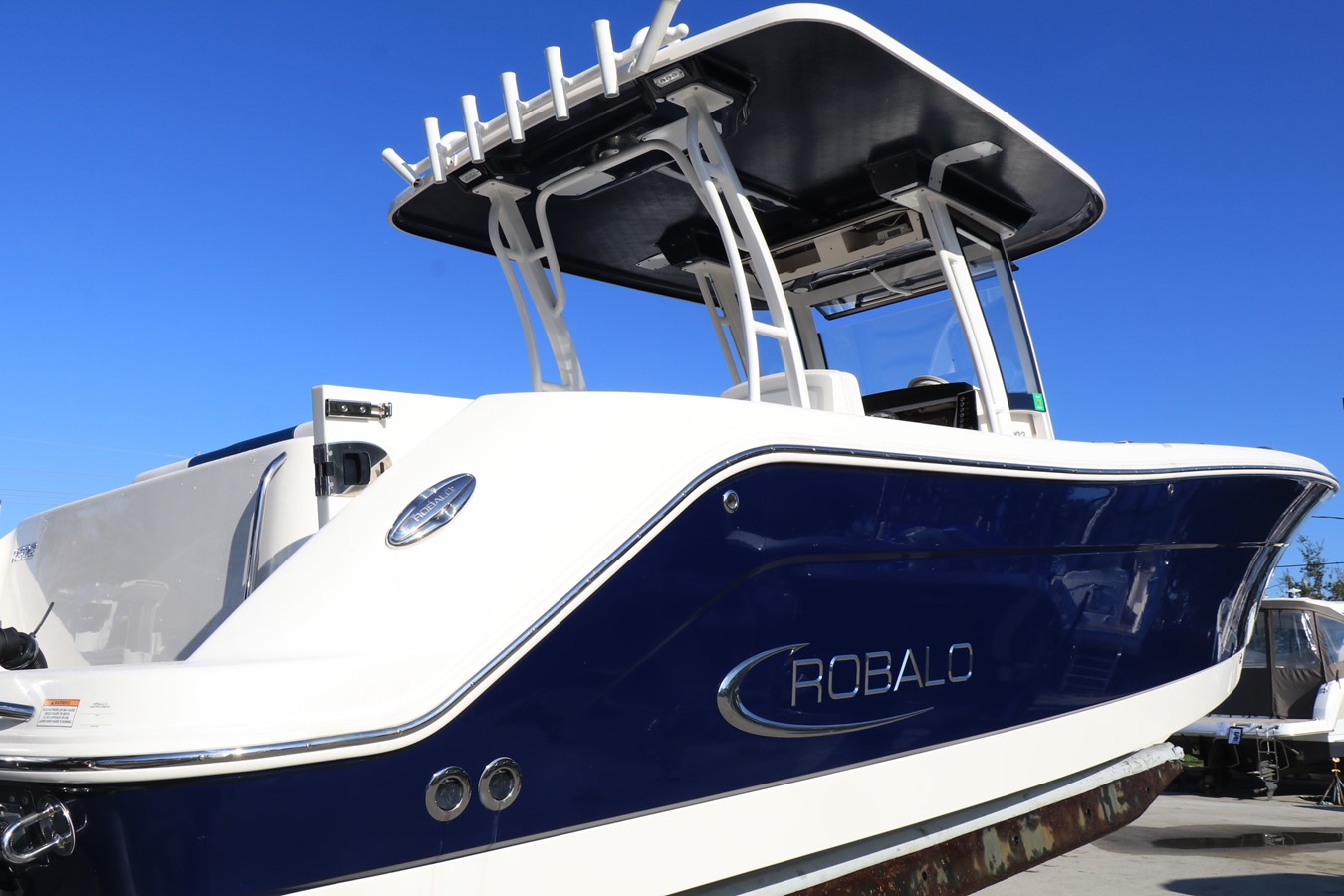ROBALO R302 Boat ROBALO 29' 2" 2018 | YATCO