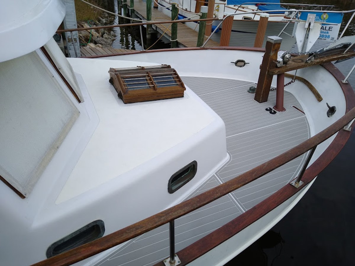 Ina Trawler Yacht MARINE TRADER 38' 1979 | YATCO