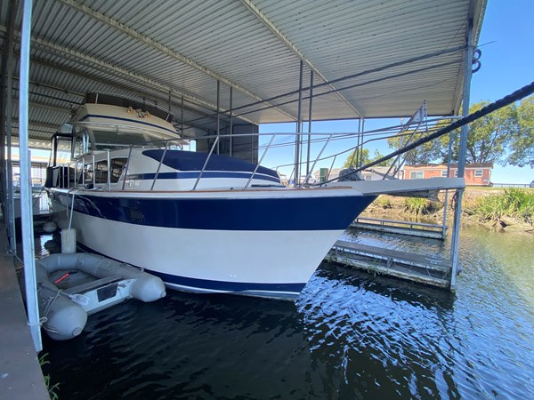 41ft Chris Craft Commander Cruising Yacht CHRIS-CRAFT 41' 1983 | YATCO