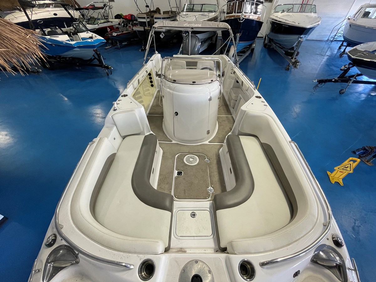 2014 23' Hurricane 231 Sundeck Boat MG Boat HURRICANE 23' 2" 2014 | YATCO