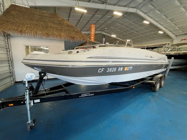 2014 23' Hurricane 231 Sundeck Boat MG Boat HURRICANE 23' 2" 2014 | YATCO