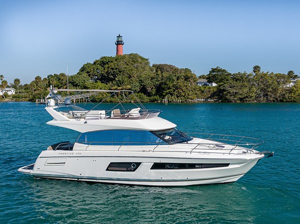 SSL Motor Yacht PRESTIGE 45' 11" 2014 | YATCO