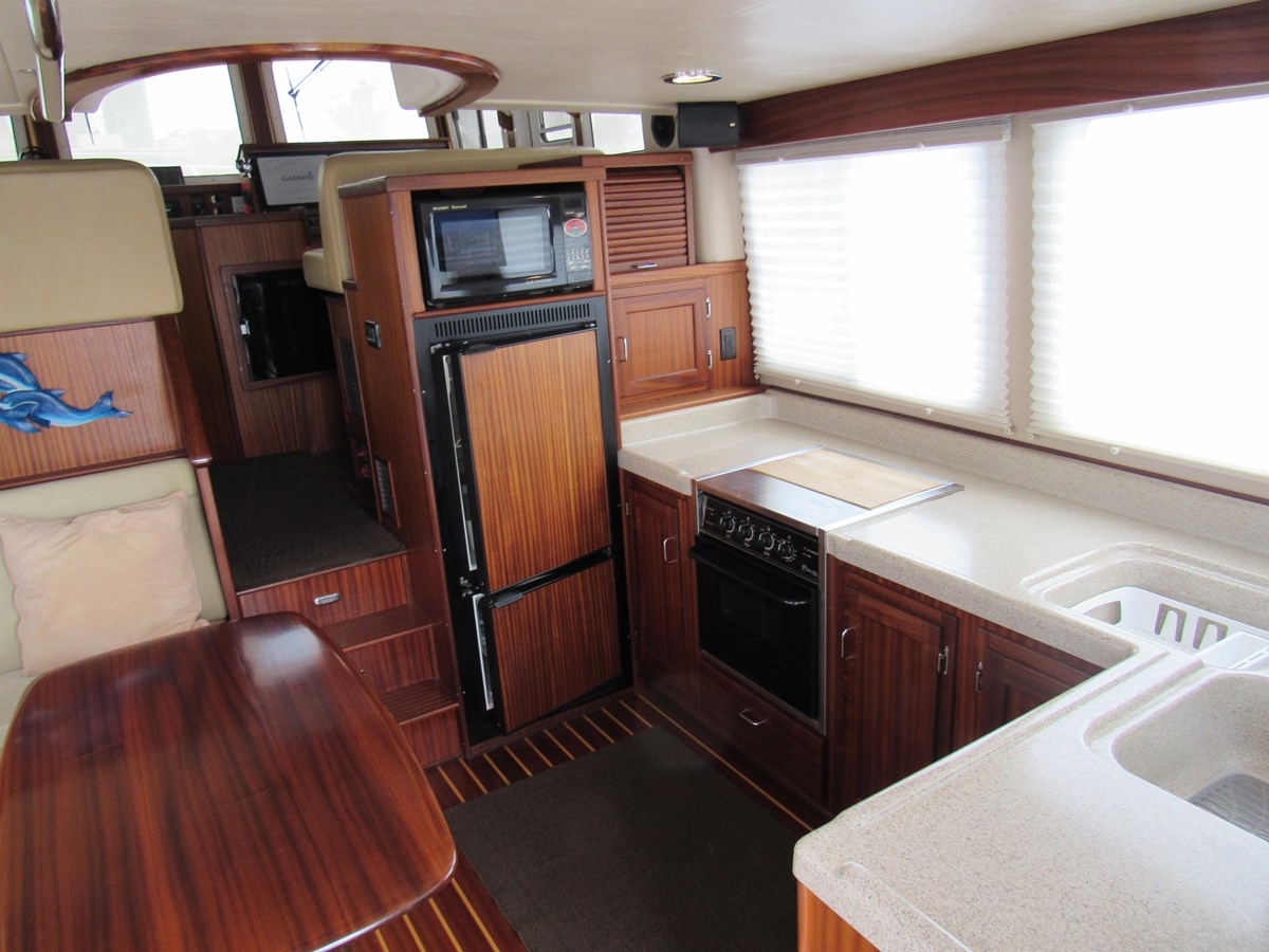 Blue Dolphin Trawler Yacht AMERICAN TUG 38' 5" 2009 | YATCO